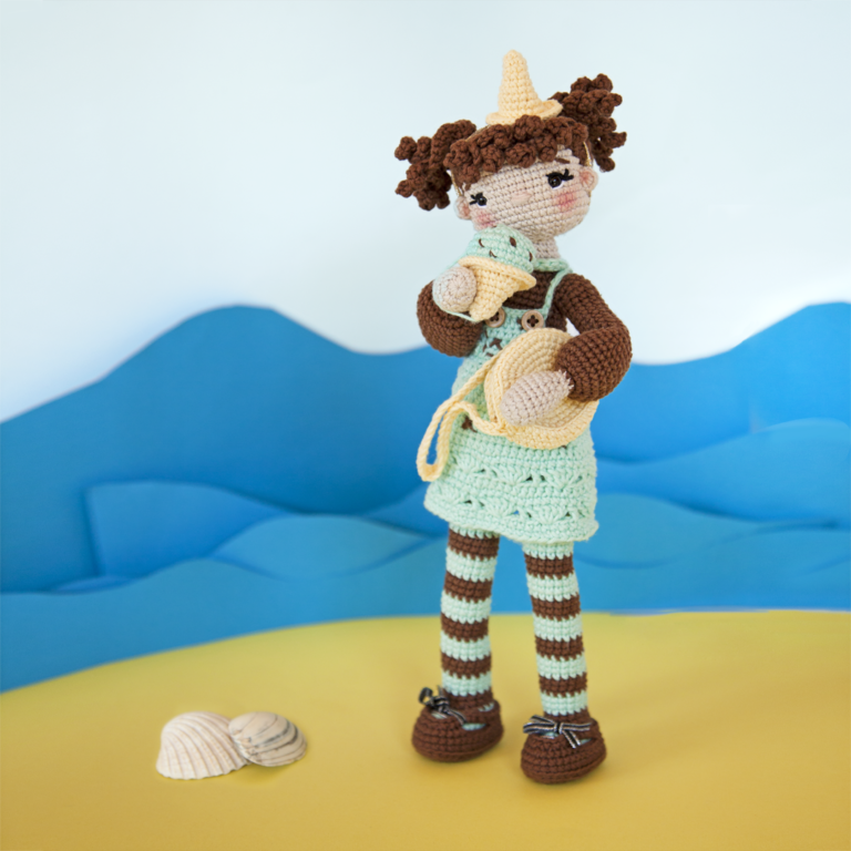Minnie Mint Choc Chip Doll Crochet Pattern – The Fuzzy Bee